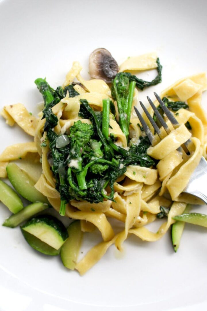 Easy Pasta with Rapini (Broccoli Rabe) – Ready in 20 Minutes